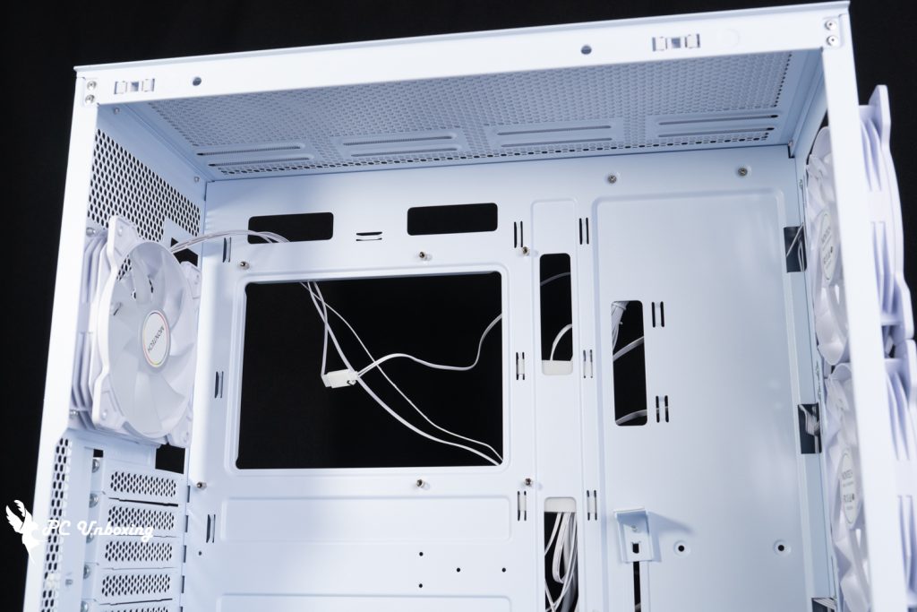 碳纖維紋理網孔前面板 MONTECH X5、X5M 機殼開箱評測 - PC Unboxing 電腦硬體開箱媒體網站